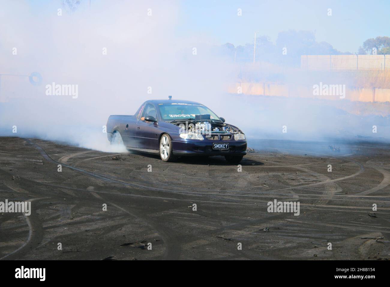 Tread Mania Burnout Event, Heathcote Park Raceway, Victoria, Australia ...