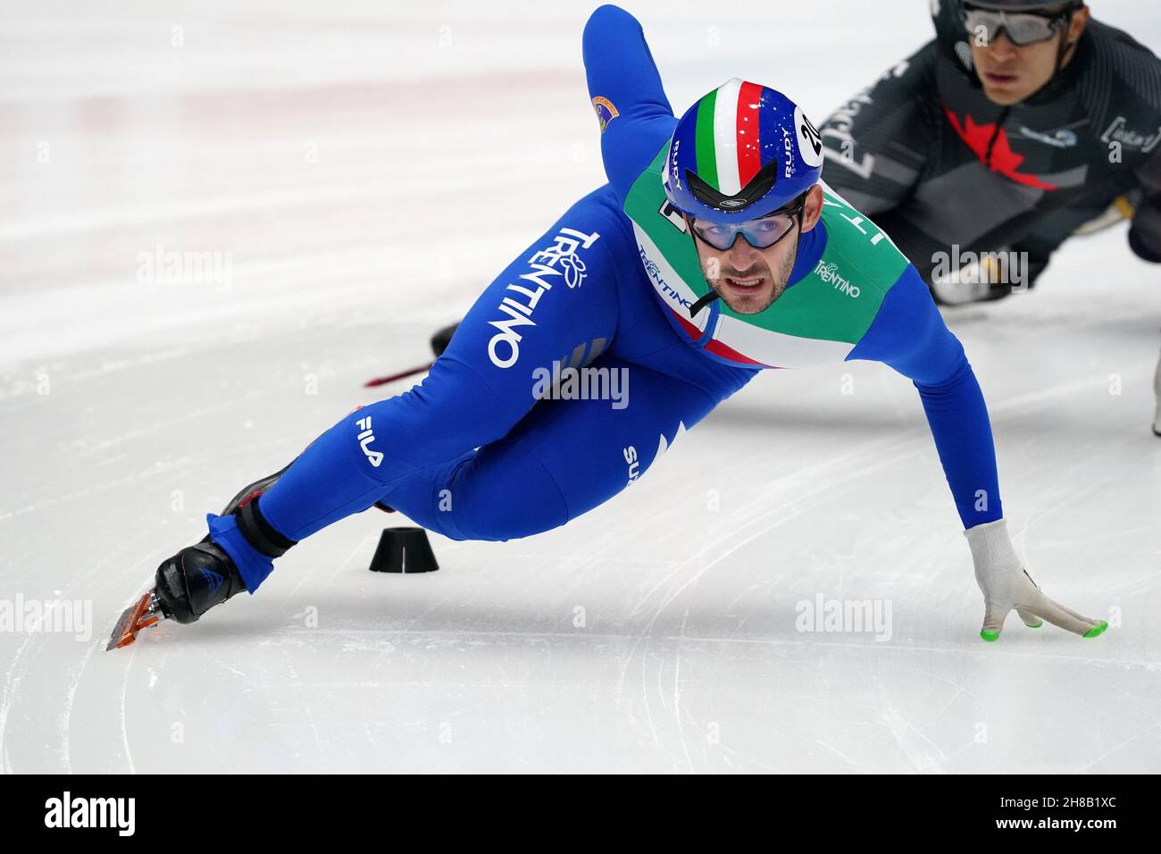 Semen Elistratov (RUS) in action in 1000 meter heats during ISU World ...
