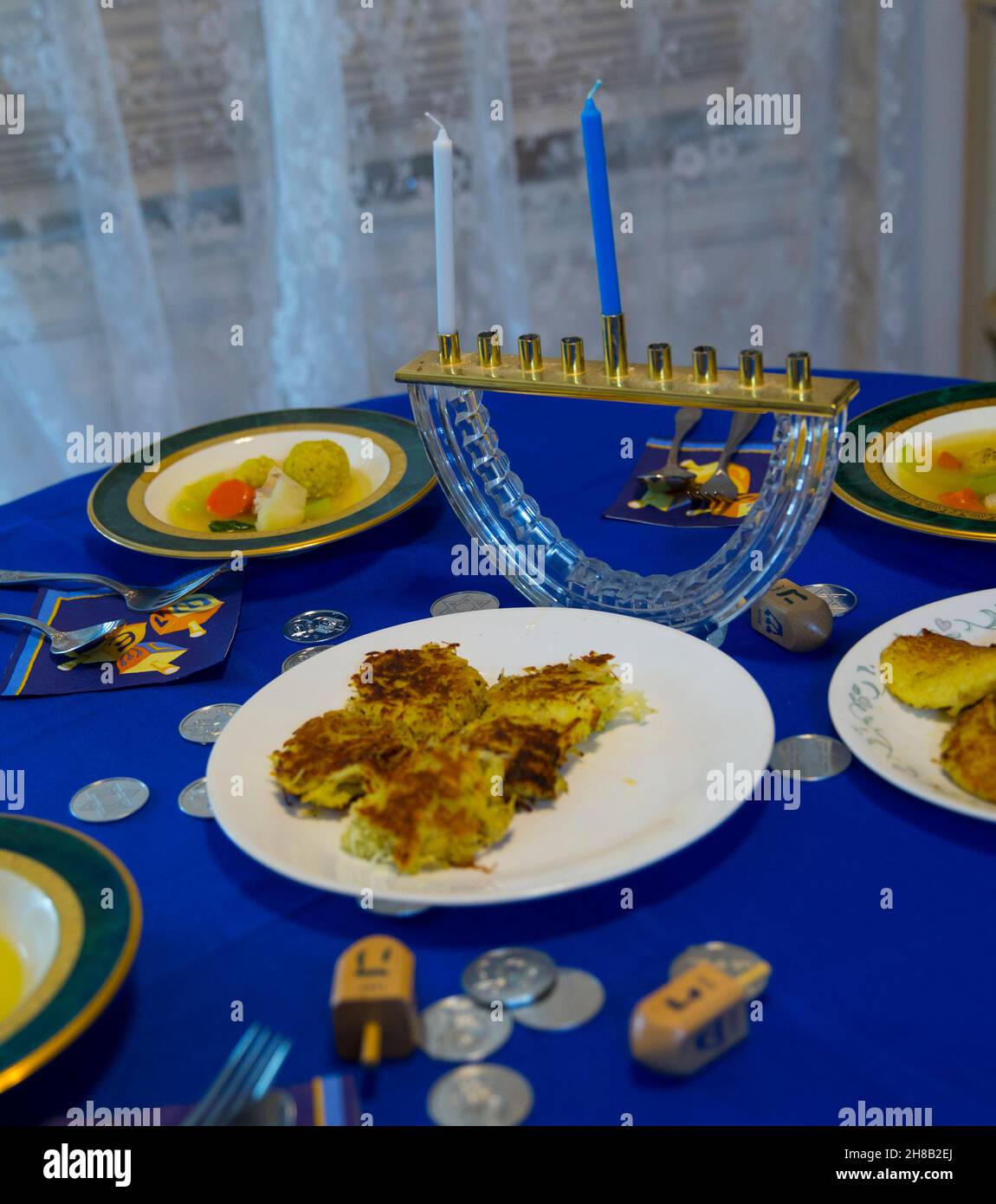 Chanukah hi-res stock photography and images - Alamy