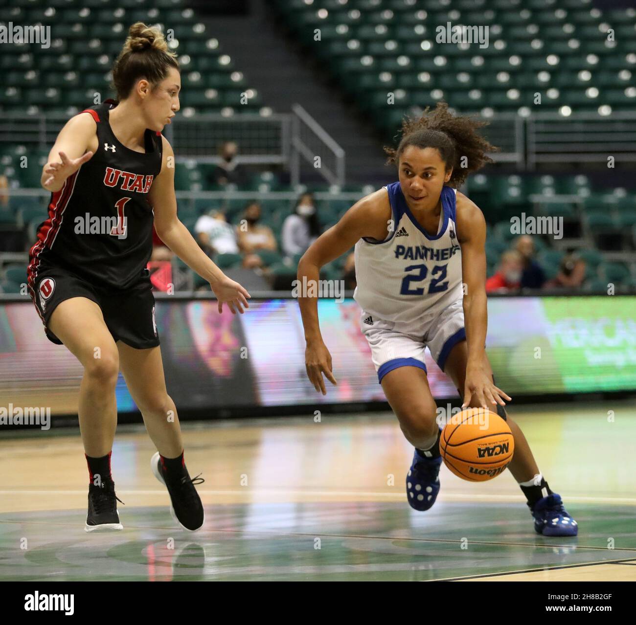 November 28, 2021 - Eastern Illinois Panthers guard Lariah Washington ...