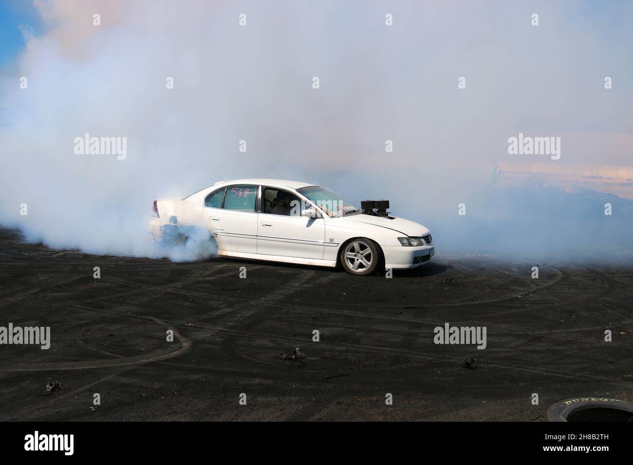 Tread Mania Burnout Event, Heathcote Park Raceway, Victoria, Australia ...