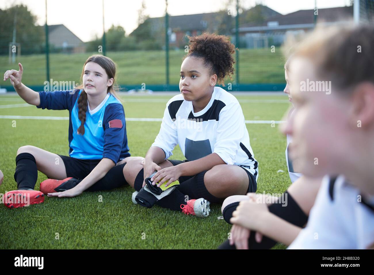 Girl soccer training uk hi-res stock photography and images - Alamy