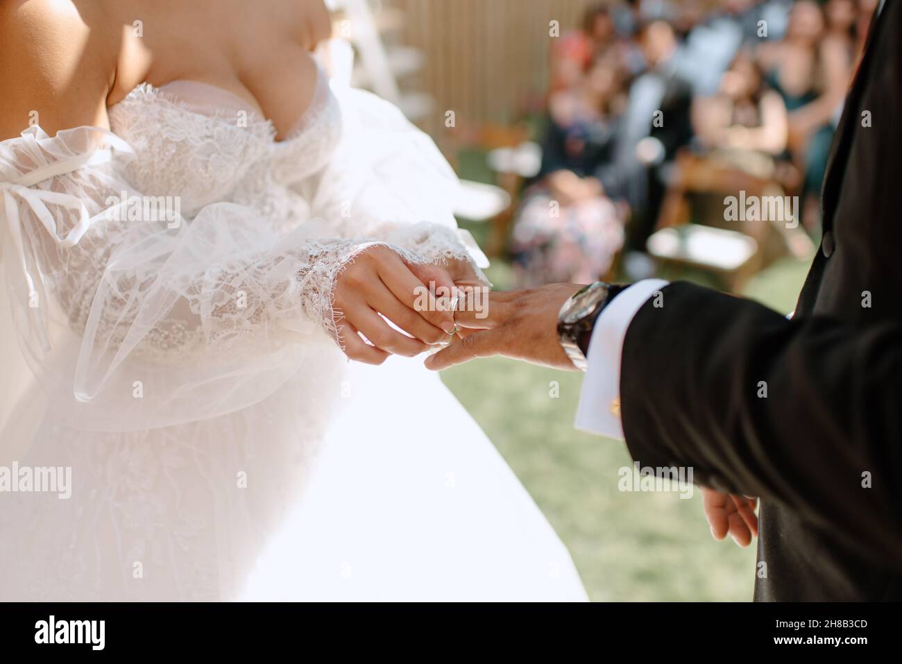 Cleavage close up hi-res stock photography and images - Alamy