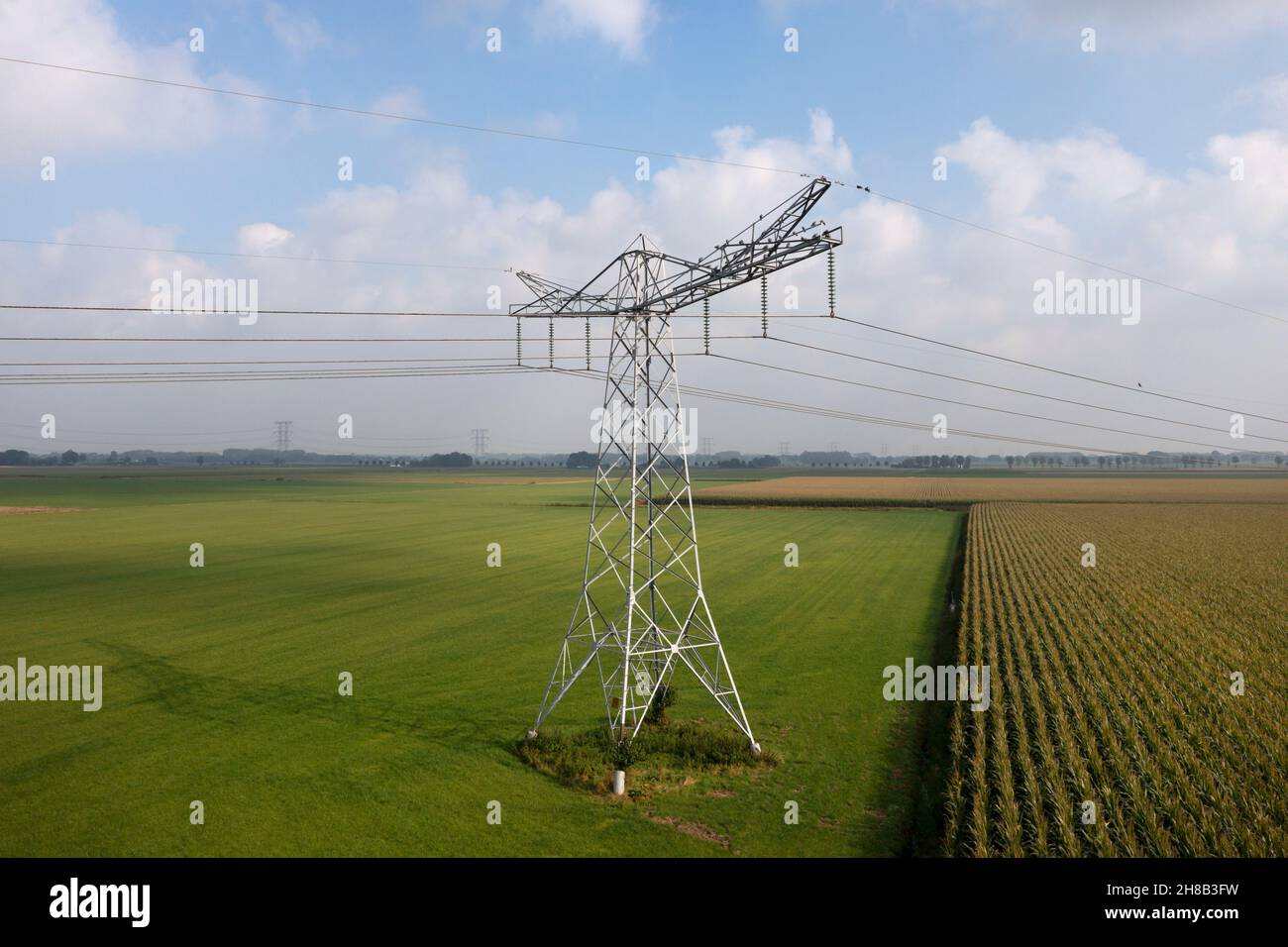 Running cable lines hi-res stock photography and images - Alamy