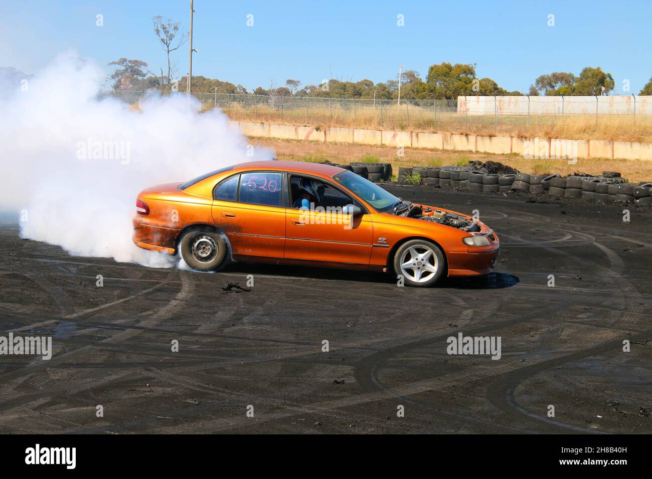 Tread Mania Burnout Event, Heathcote Park Raceway, Victoria, Australia ...