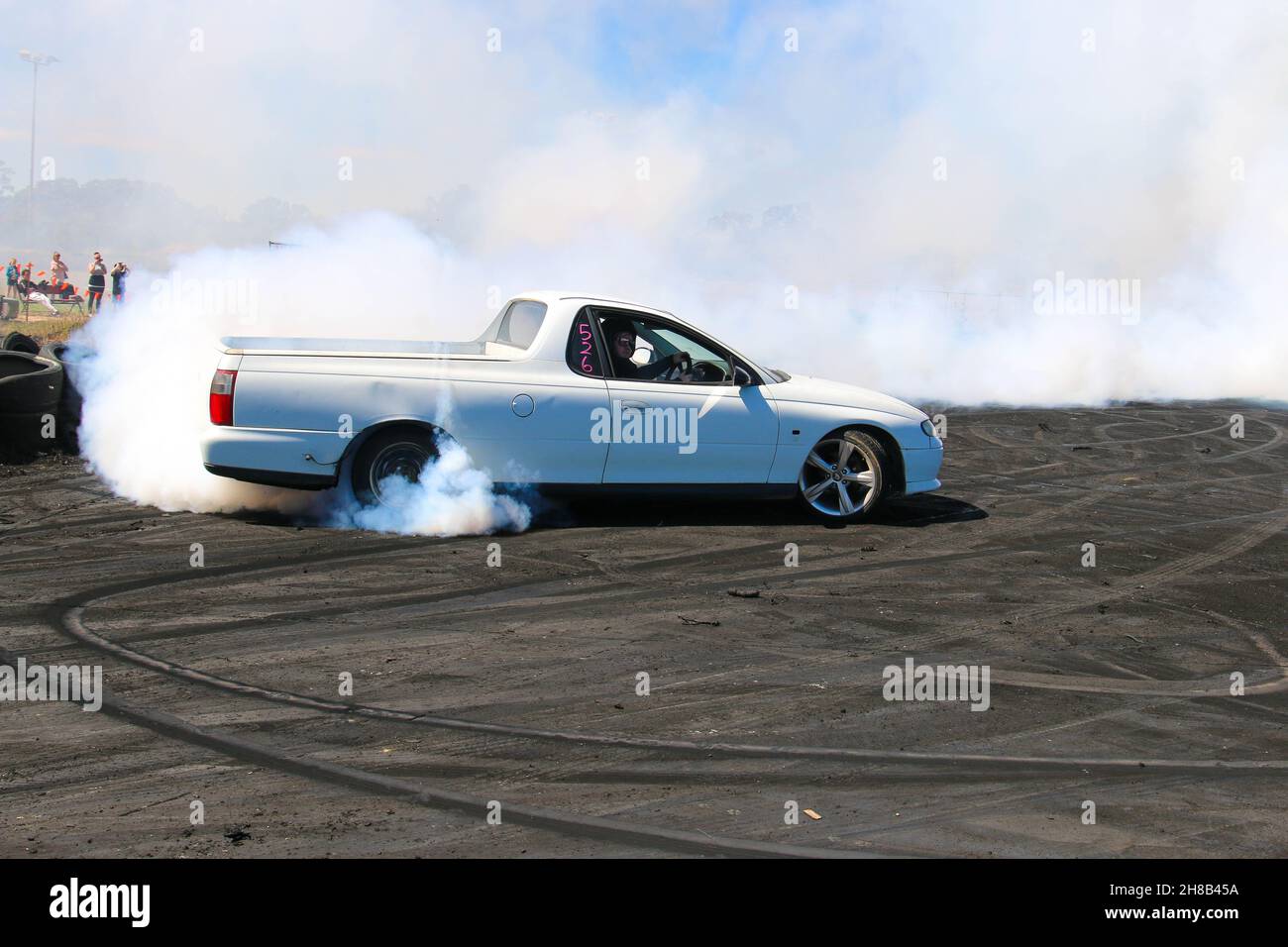 Tread Mania Burnout Event, Heathcote Park Raceway, Victoria, Australia ...