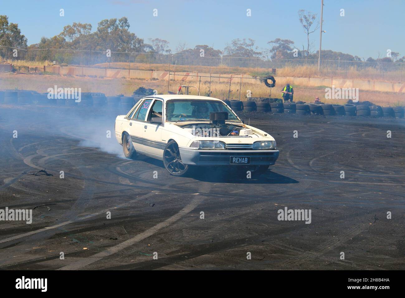Tread Mania Burnout Event, Heathcote Park Raceway, Victoria, Australia ...