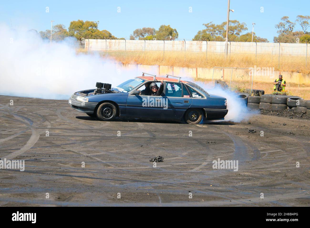 Tread Mania Burnout Event, Heathcote Park Raceway, Victoria, Australia ...