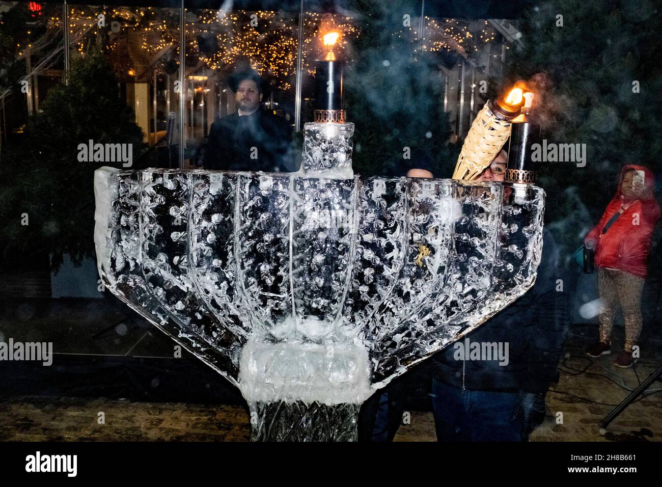 New York, New York, USA. 28th Nov, 2021. Ice Carver sculpted a Hannukah ...