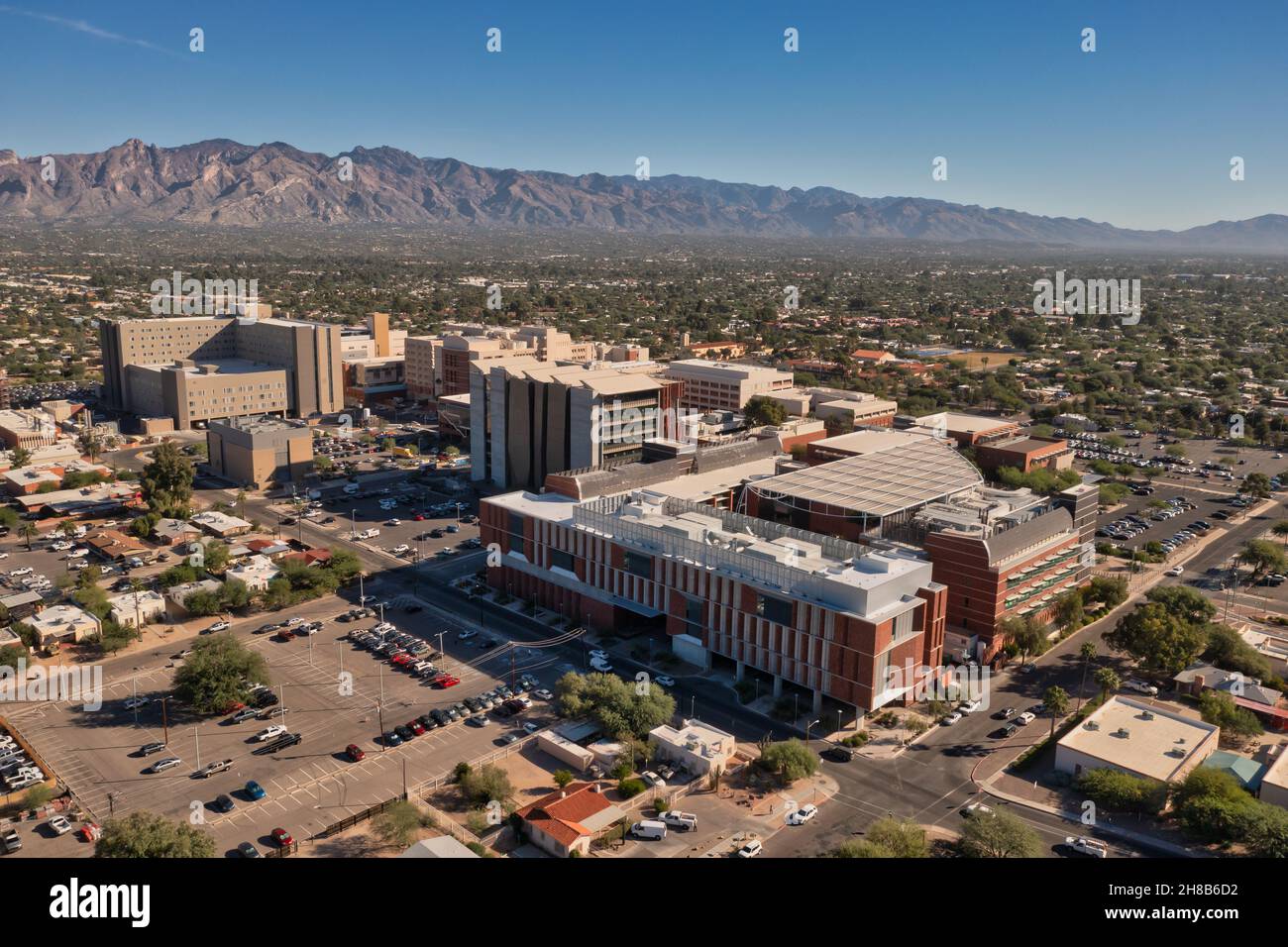 Aerial hospital building hi-res stock photography and images - Alamy