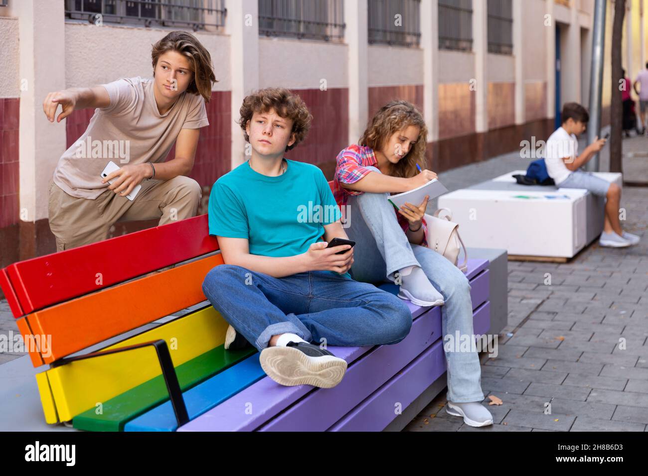 Teengers hi-res stock photography and images - Alamy