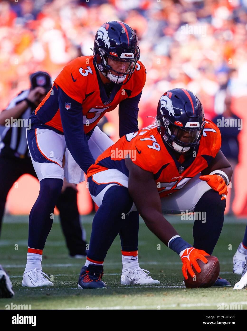 Denver, CO, USA. 28th Nov, 2021. Denver Broncos center Lloyd ...
