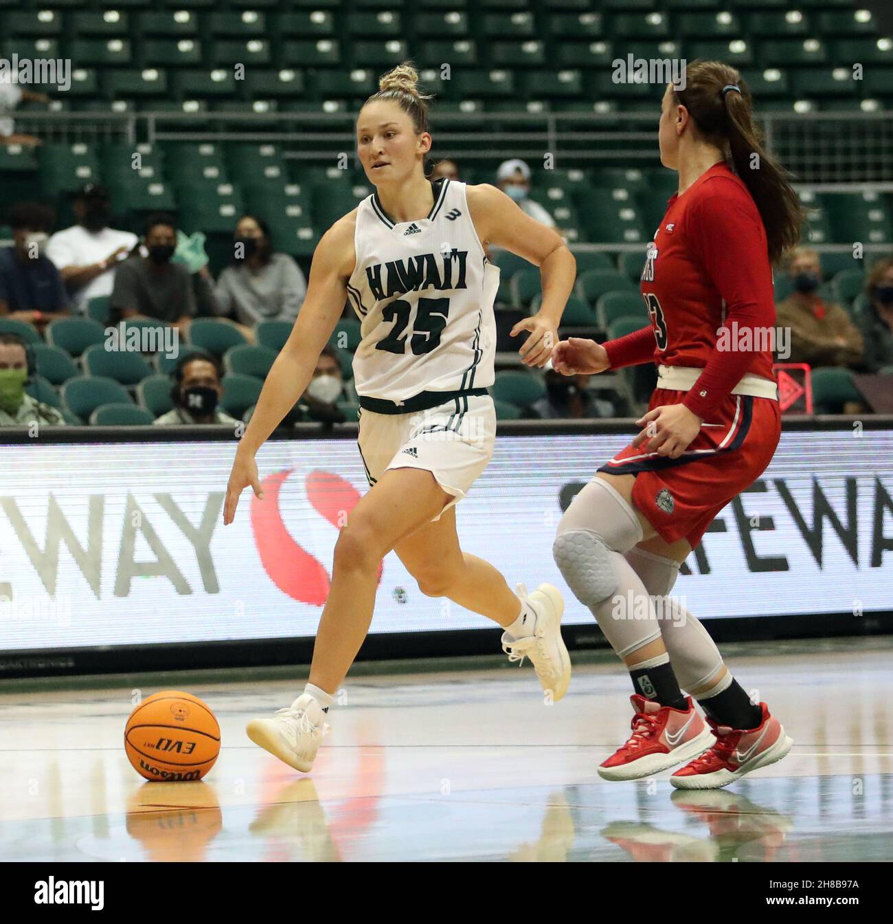 November 28, 2021 - Hawai'i Rainbow Wahine forward Amy Atwell #25 runs ...
