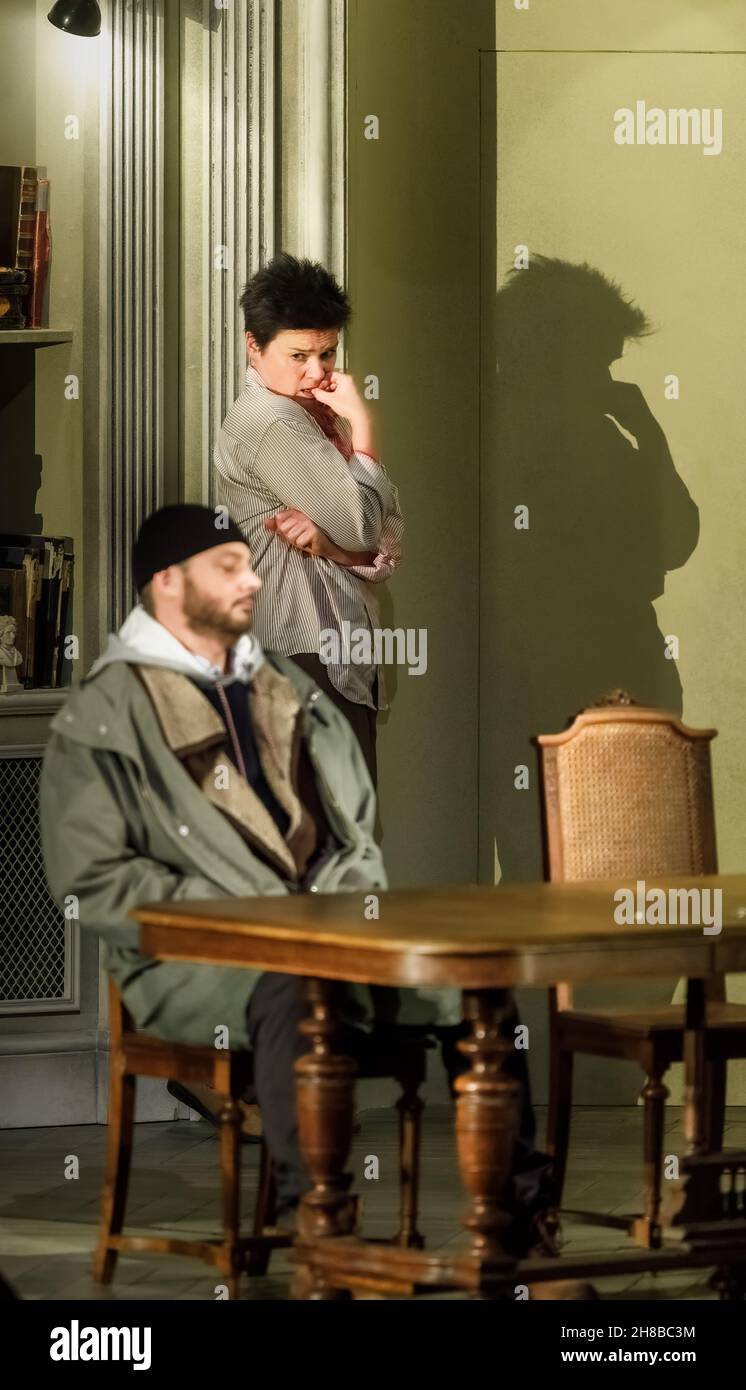 Hamburg, Germany. 24th Nov, 2021. Singers Au·riné Stundyté (l.) as ...