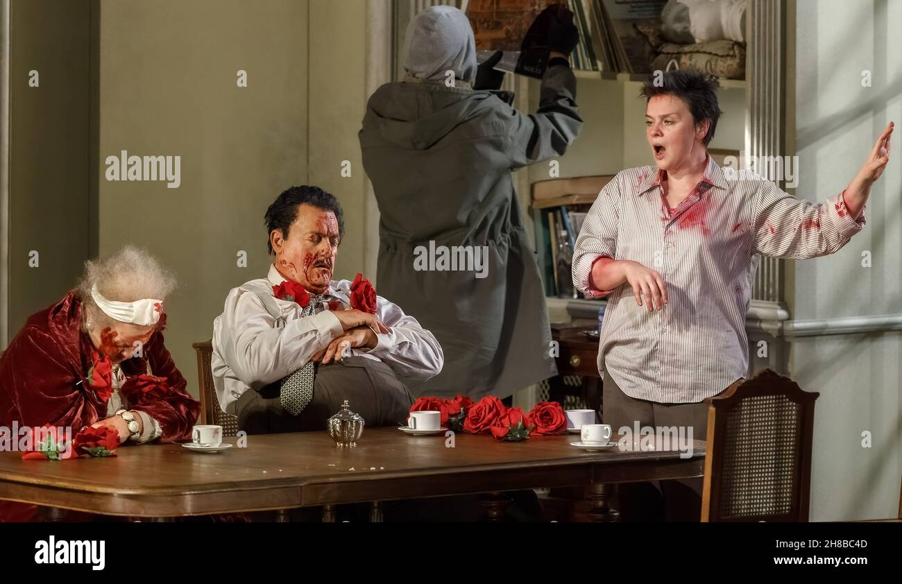 Hamburg, Germany. 24th Nov, 2021. Singers Violeta Urmana (l-r) as ...