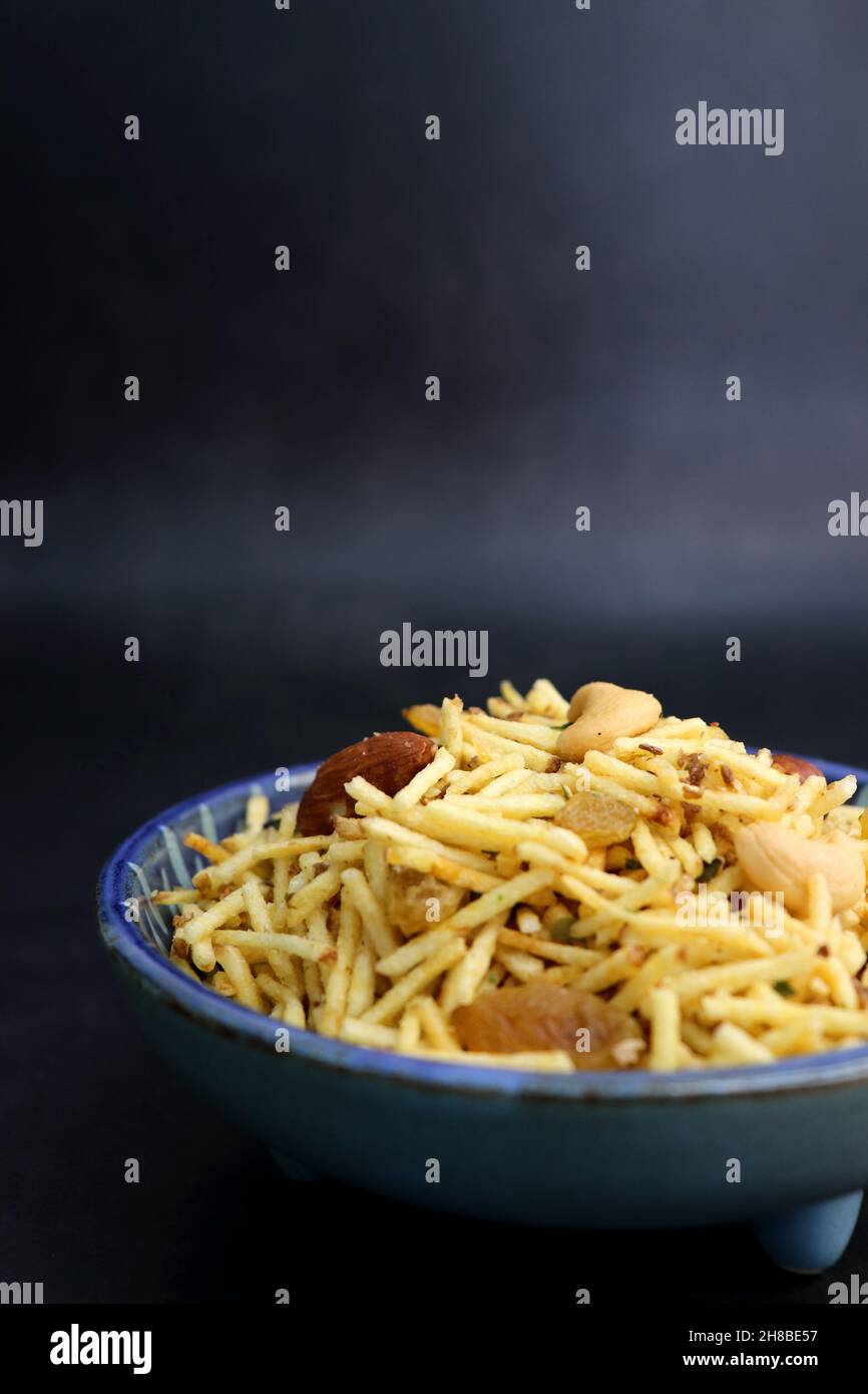 Fried potato falahari chivda, Aloo chiwda is also known as a Fasting ...