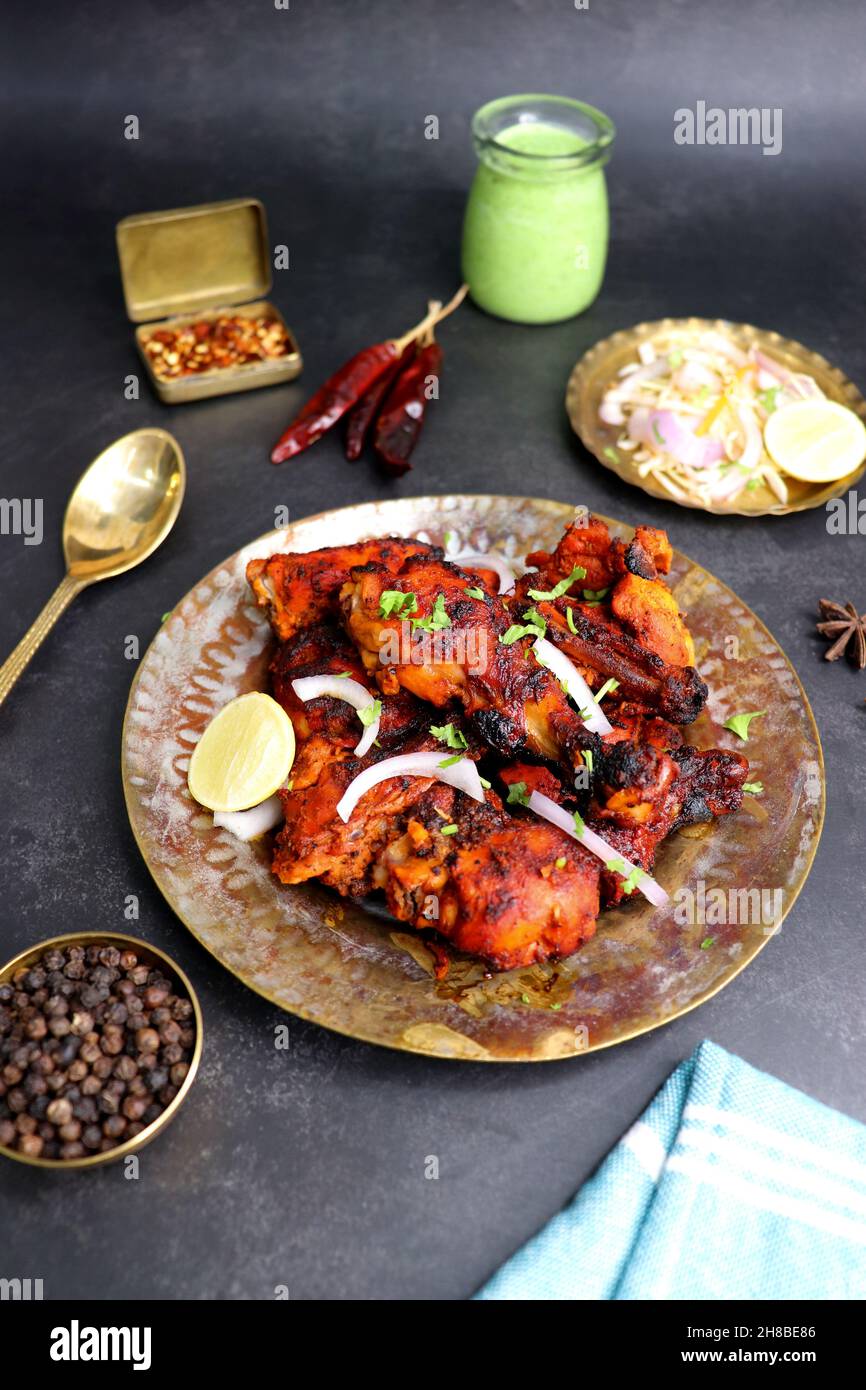 Tandoori veg platter hi-res stock photography and images - Alamy