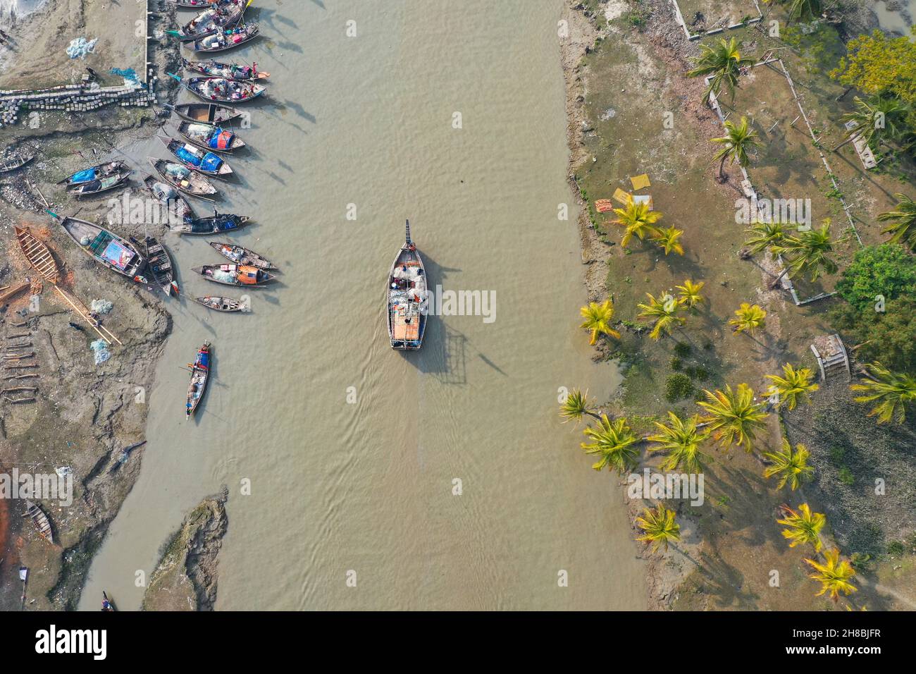 Fishing boats at Char Fasson in Bhola. Bangladesh Stock Photo - Alamy