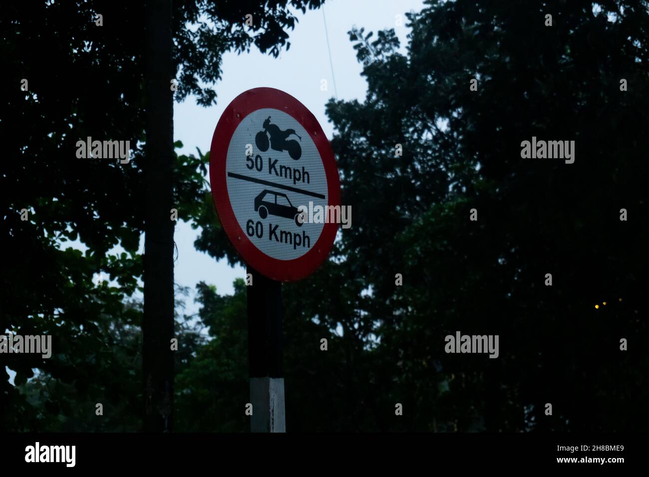 Speed limit signboard hi-res stock photography and images - Alamy