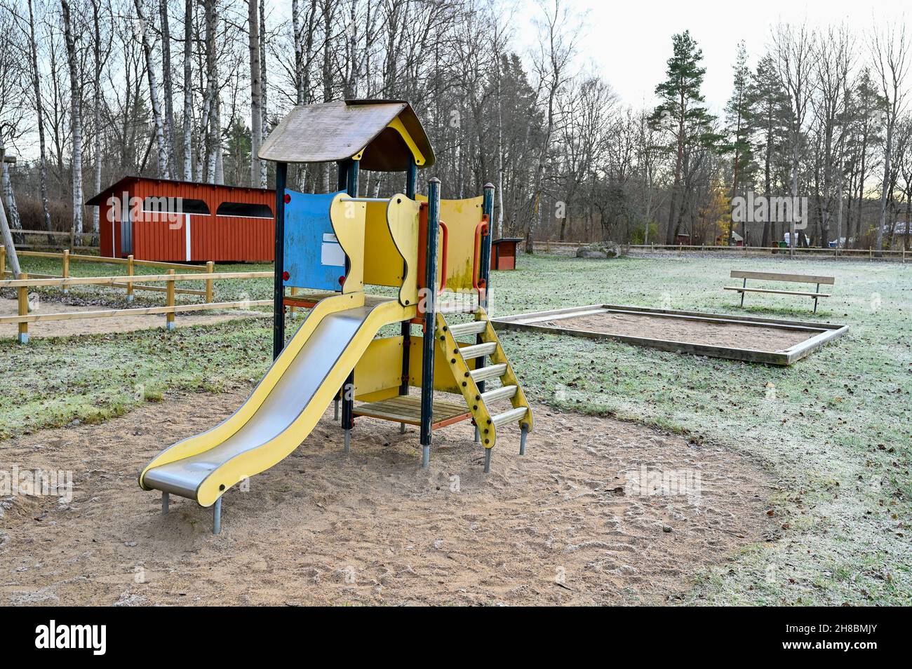 Childs sandbox hi-res stock photography and images - Alamy