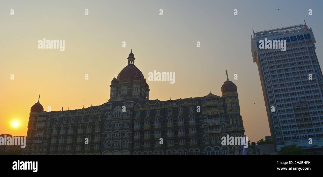 Mumbai taj sunset hi-res stock photography and images - Alamy