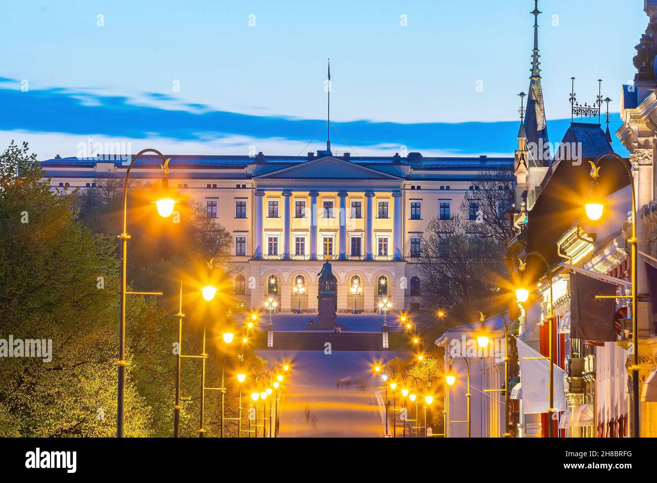 Downtown Oslo skyline with Royal Palace in Norway at night Stock Photo ...