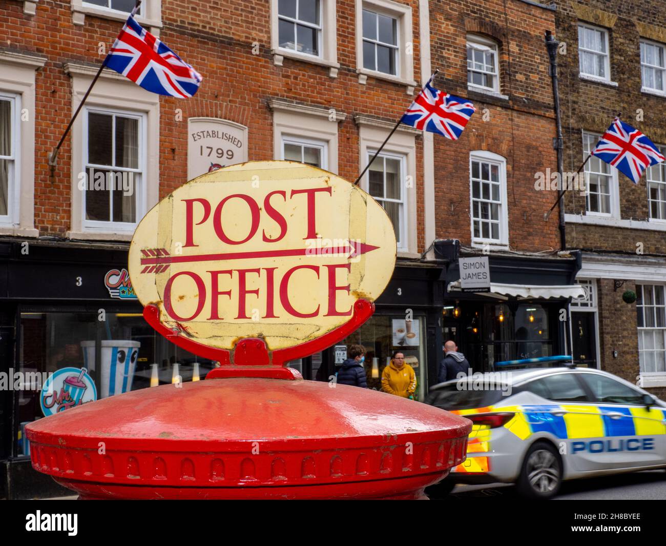Riverside post box hi-res stock photography and images - Alamy