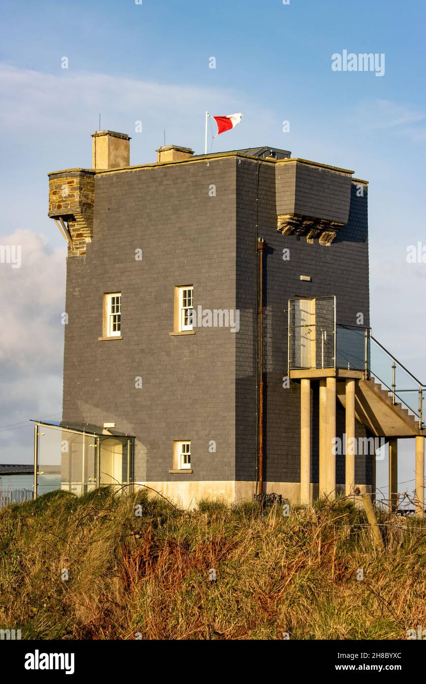 Old head of kinsale tower hi-res stock photography and images - Alamy