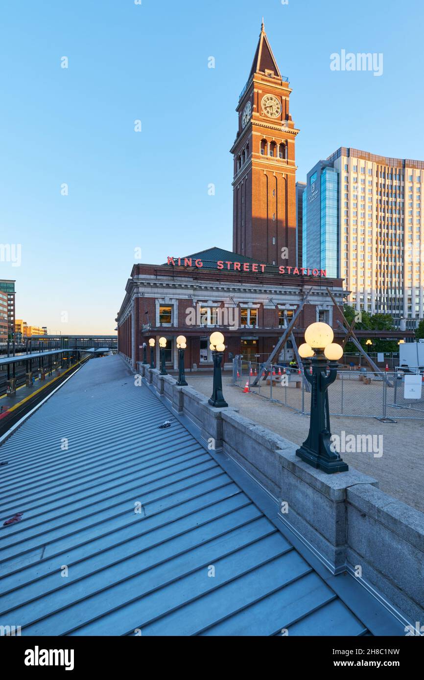 Historic King Street train station in Seattle downtown Stock Photo - Alamy