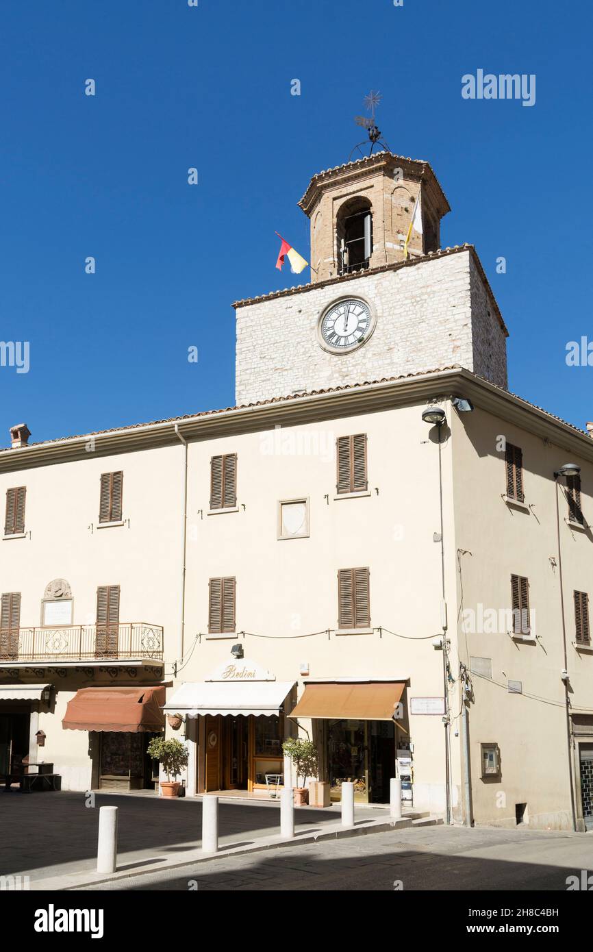 Old Town, Piazza Martiri della Libertà square, Gualdo Tadino, Umbria ...