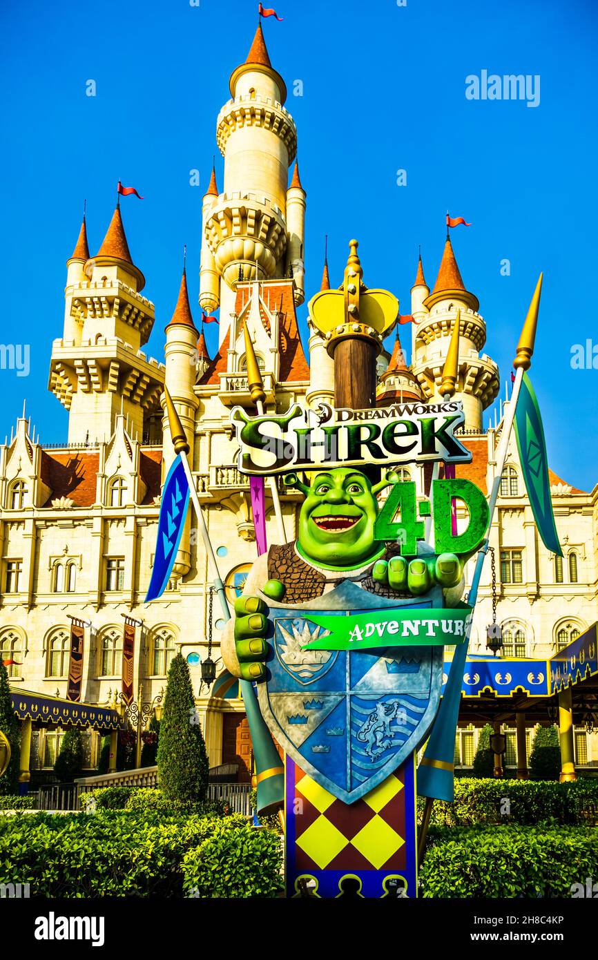 Universal studios castle singapore hi-res stock photography and images ...