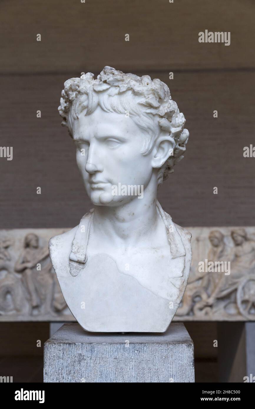 Portrait of the Roman emperor Augustus Stock Photo - Alamy