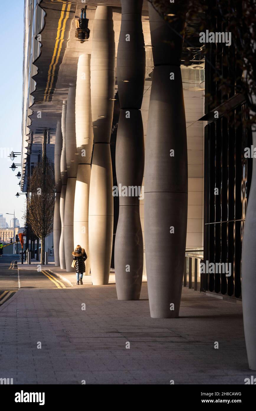 Street with Quay Club building, Canary Wharf financial district on the ...