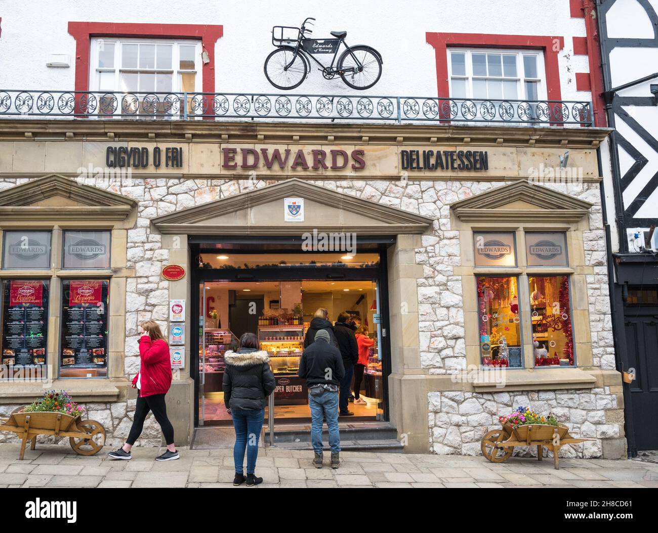 Deli shop display hi-res stock photography and images - Alamy