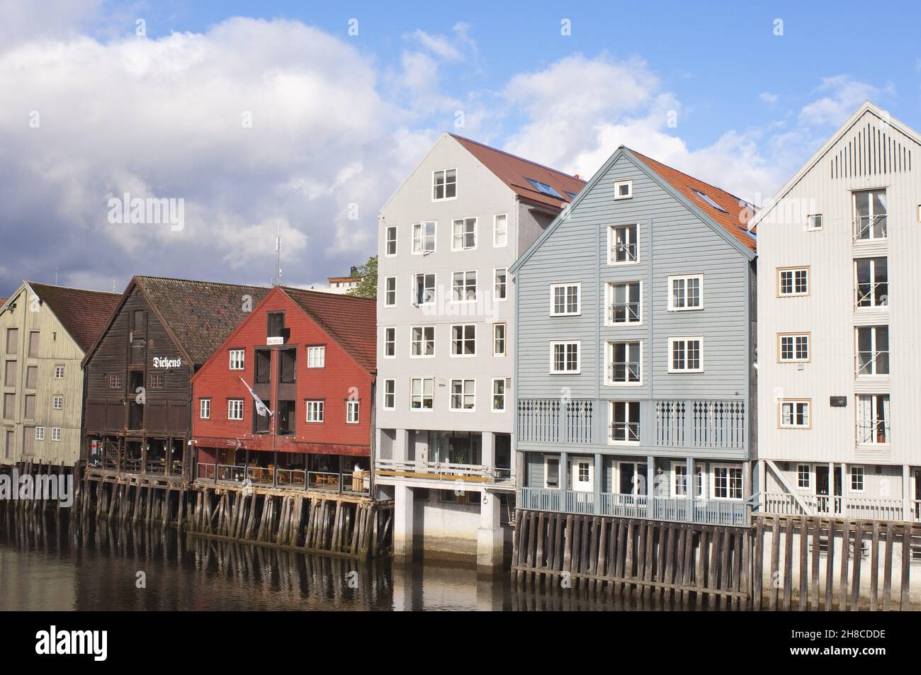 Storehouses hi-res stock photography and images - Alamy
