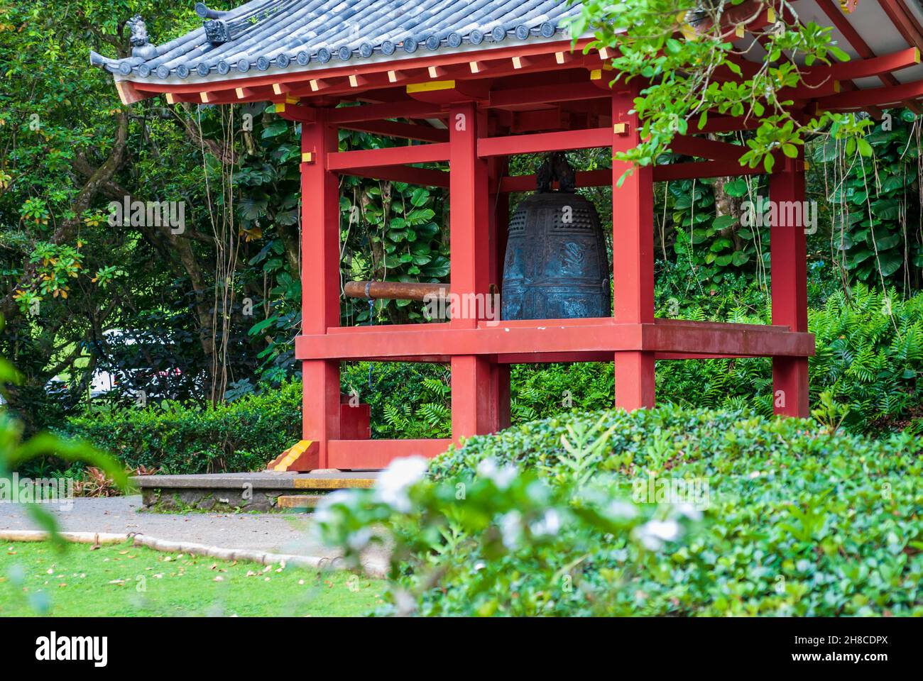 Bell house at Byodo-In Temple, Valley of the Temples, Oahu, Hawaii ...