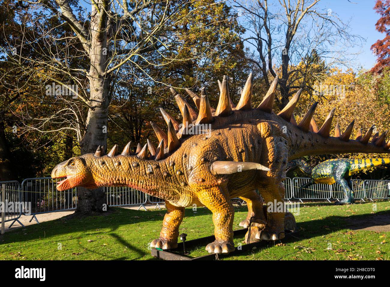 Hylaeosaurus sculpture hi-res stock photography and images - Alamy