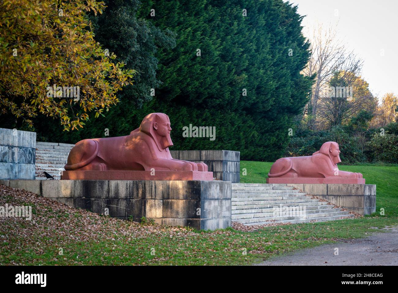 Crystal palace sphinxes destination hi-res stock photography and images ...
