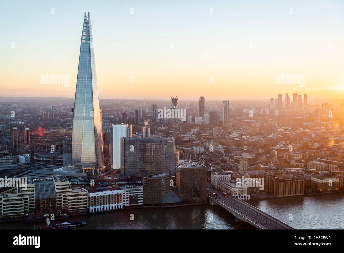 Cityscape with the Shard skyscraper viewed from Sky Garden of Walkie ...
