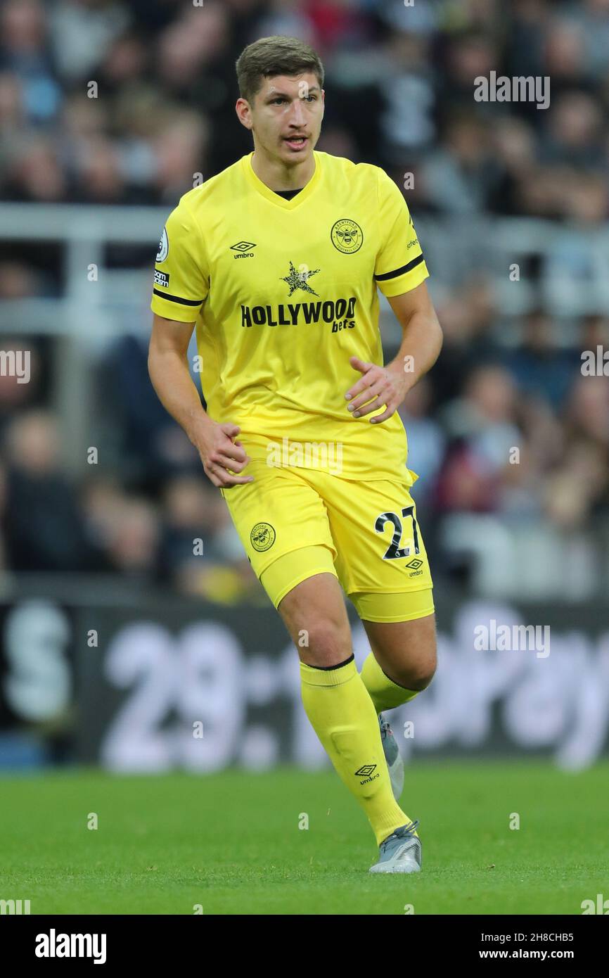 VITALY JANELT, BRENTFORD FC, 2021 Stock Photo - Alamy