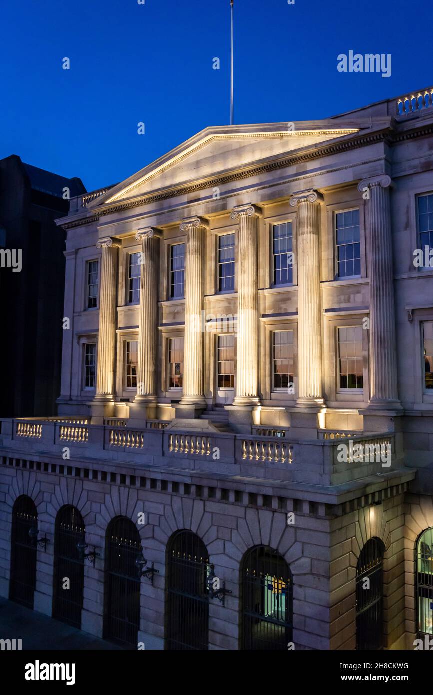 Fishmonger's Hall, London, England, UK Stock Photo - Alamy