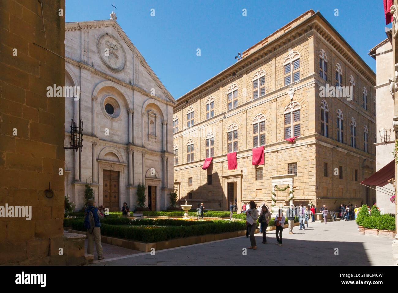 Old Town, Piazza Pio II square, Pienza, UNESCO, World Heritage Site ...
