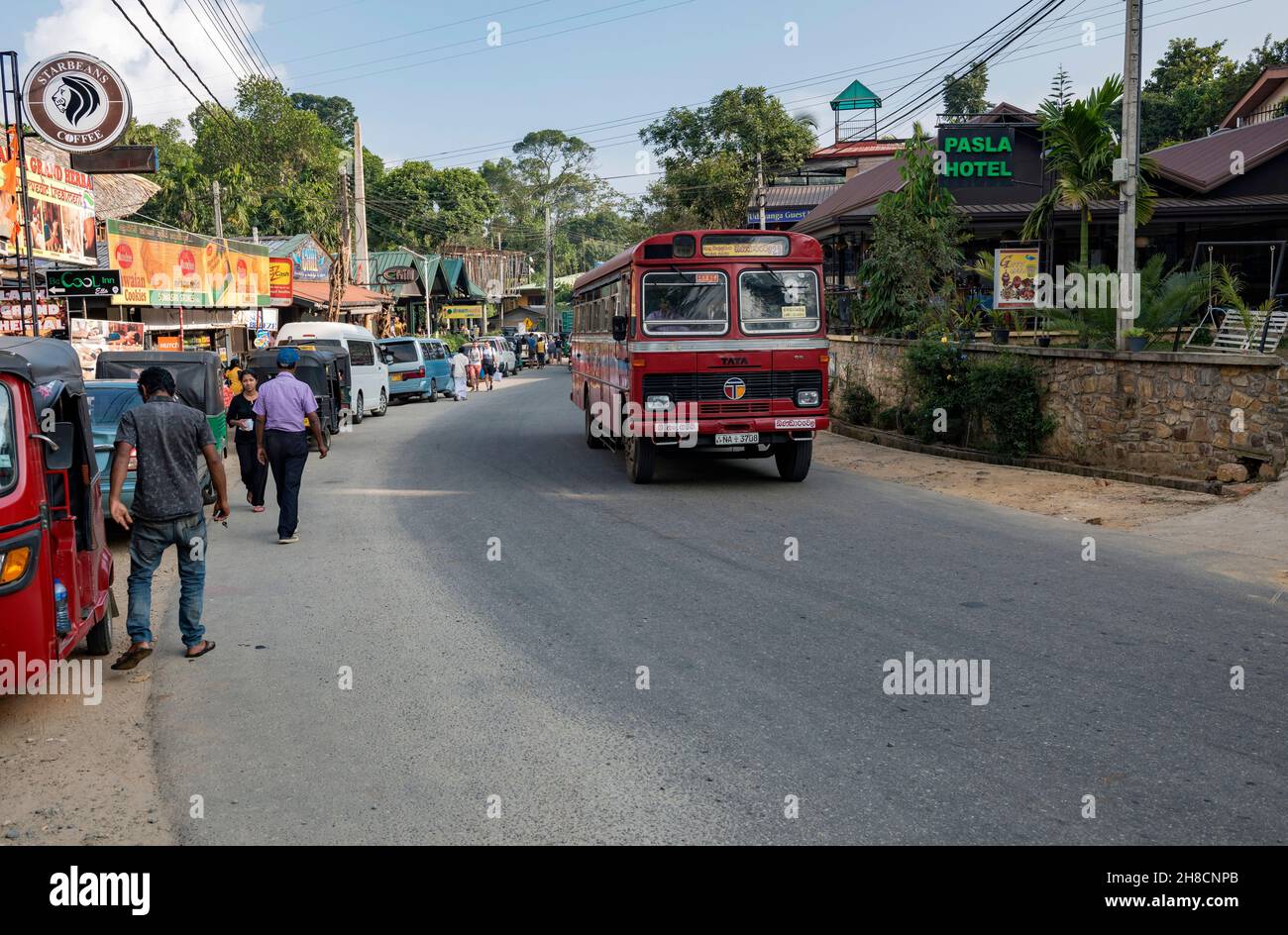 Bus centre ville hi-res stock photography and images - Alamy