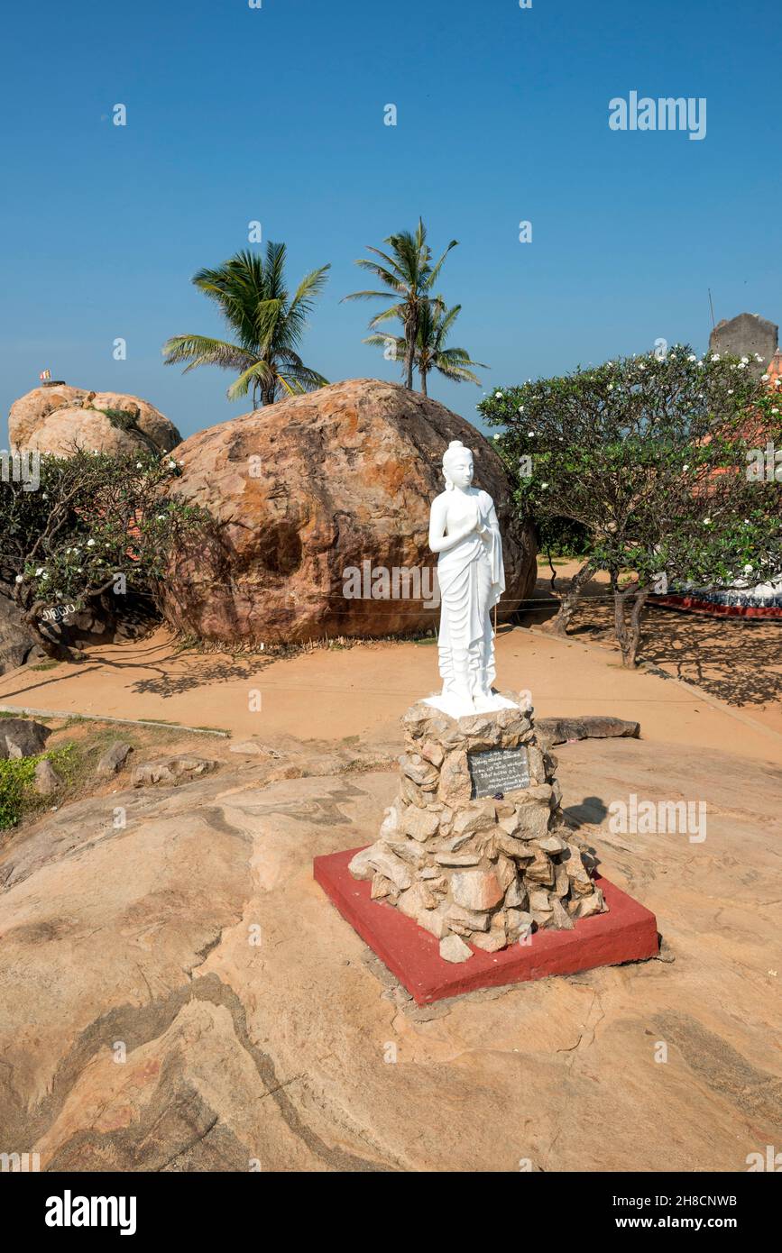 Sri Lanka, Uva Province, Kirinda, ville, Staadt, town, viharaya temple ...