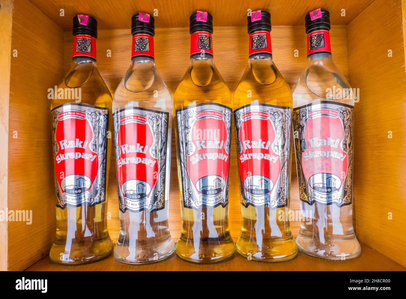 Raki skrapari hi-res stock photography and images - Alamy