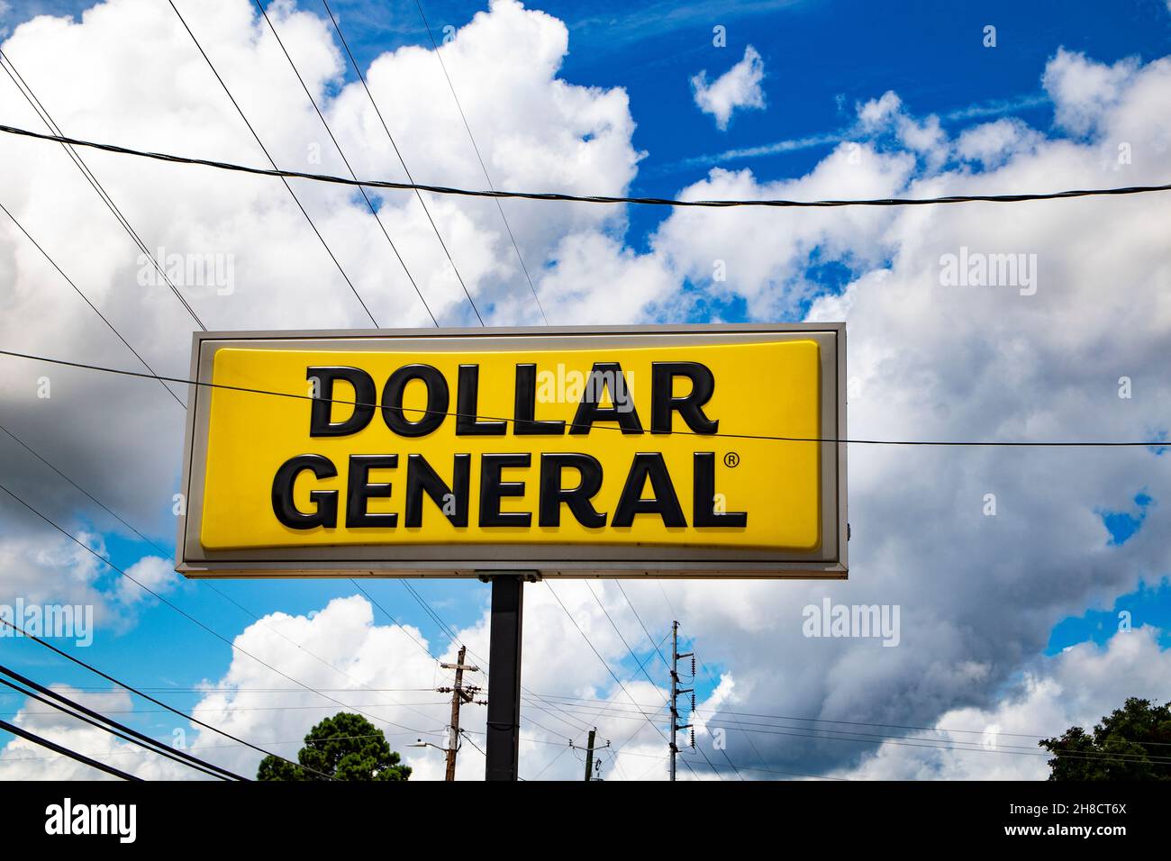 Dollar general exterior hi-res stock photography and images - Alamy
