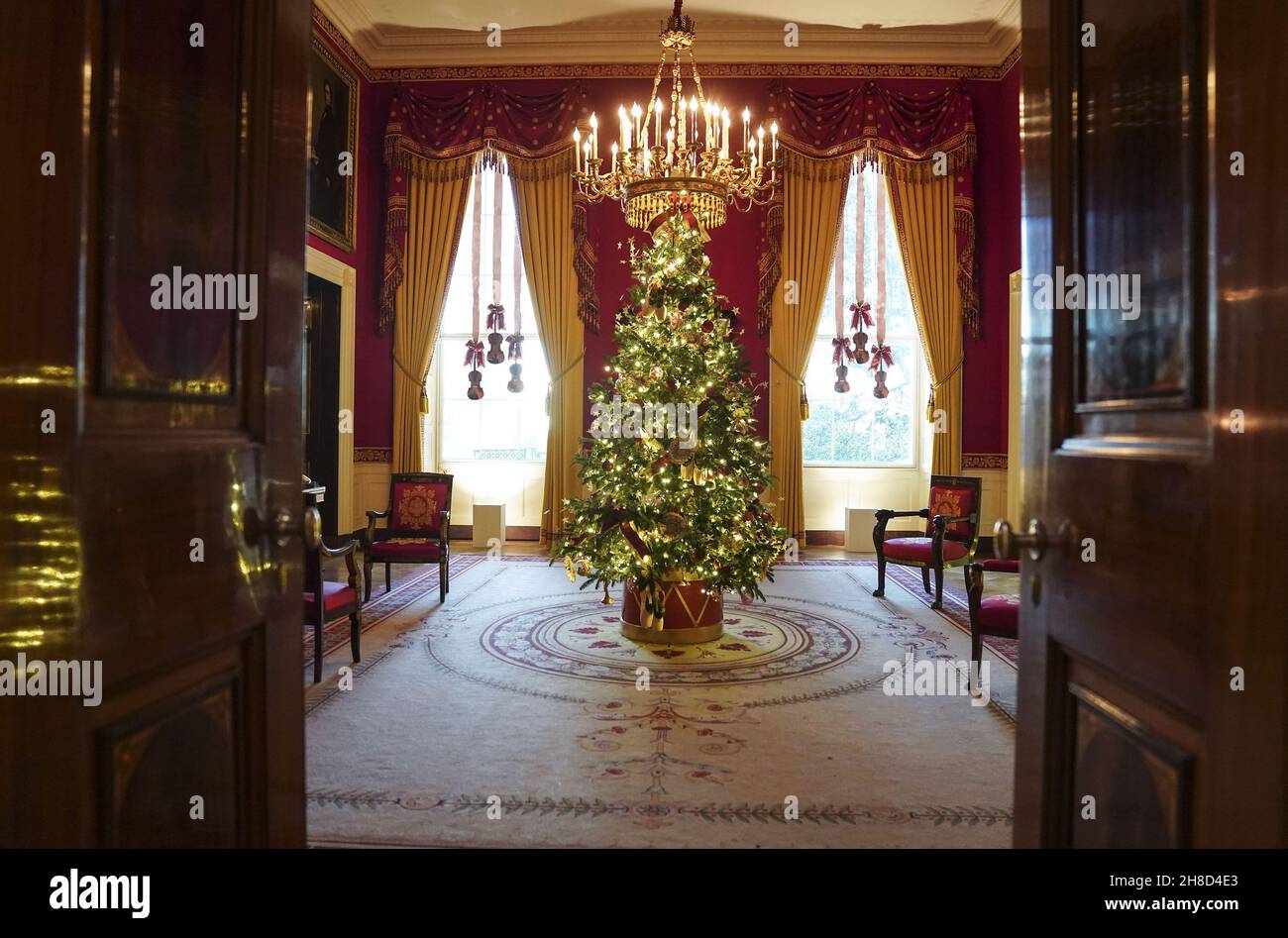 Red room white house dc hi-res stock photography and images - Alamy