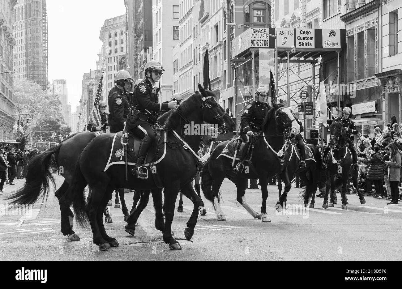 Manhattan, 5th Avenue, New York City USA: November 11, 2021: Annual ...
