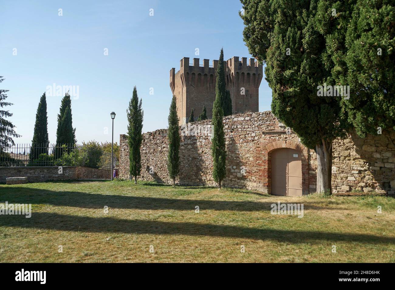 Old Town, View of the Tower of Porta Sant'Angelo gate, Perugia, Umbria ...