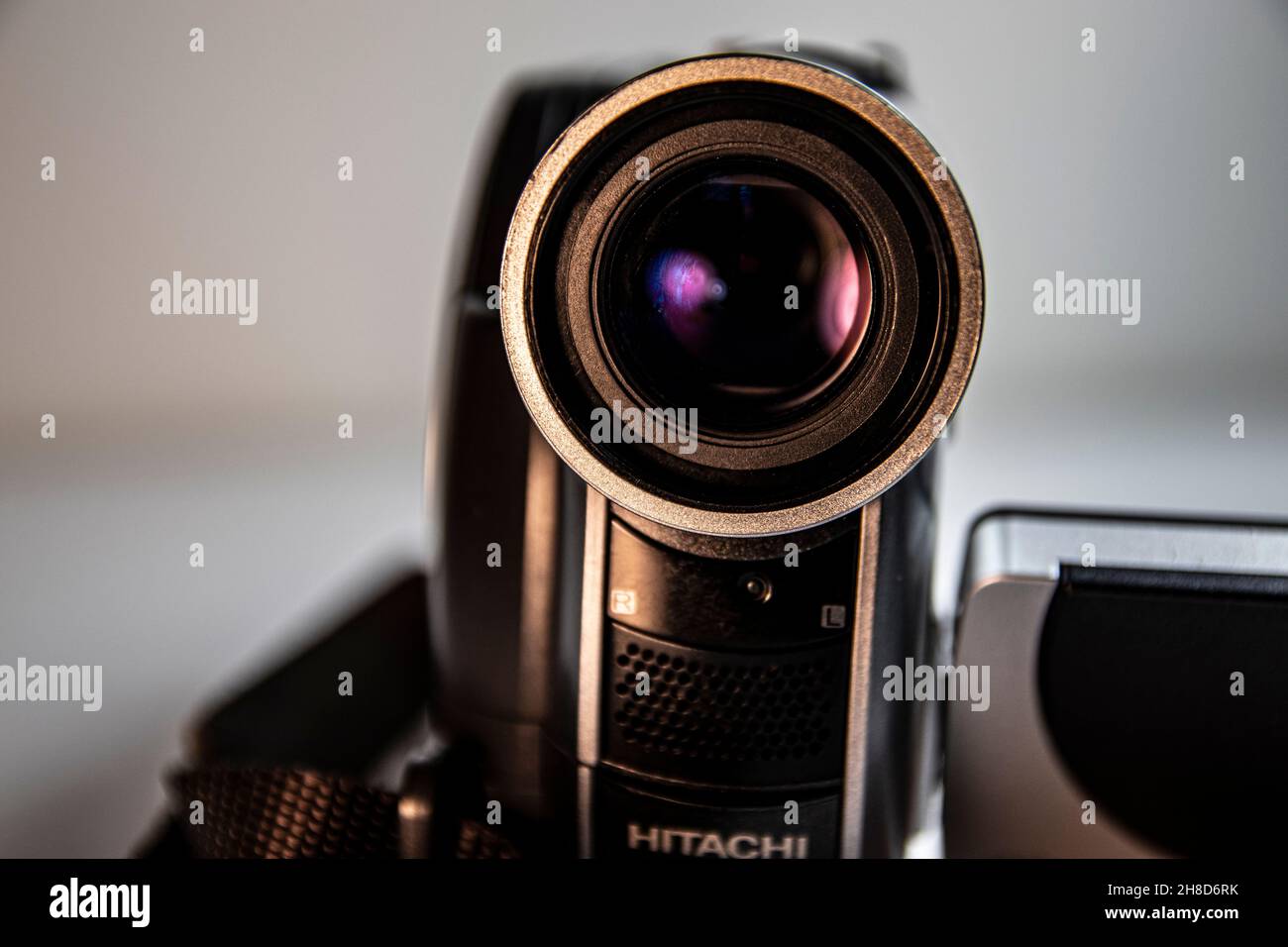 Augusta, Ga USA - 11 10 21: Vintage Hitachi 2002 DVD CAM Stock Photo ...